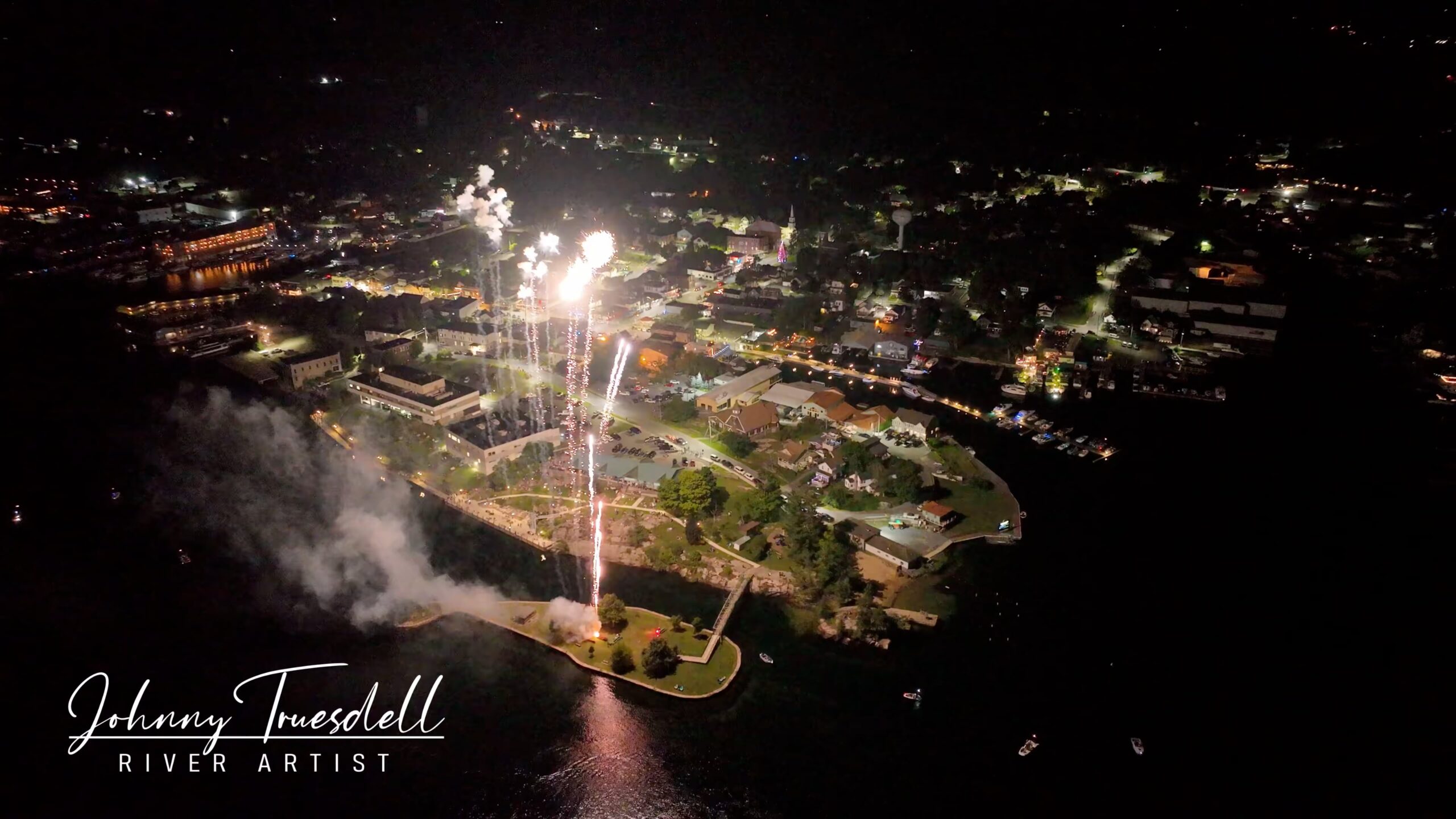 Fireworks Finale over Casino Island in Alexandria Bay, NY - 1000 ...